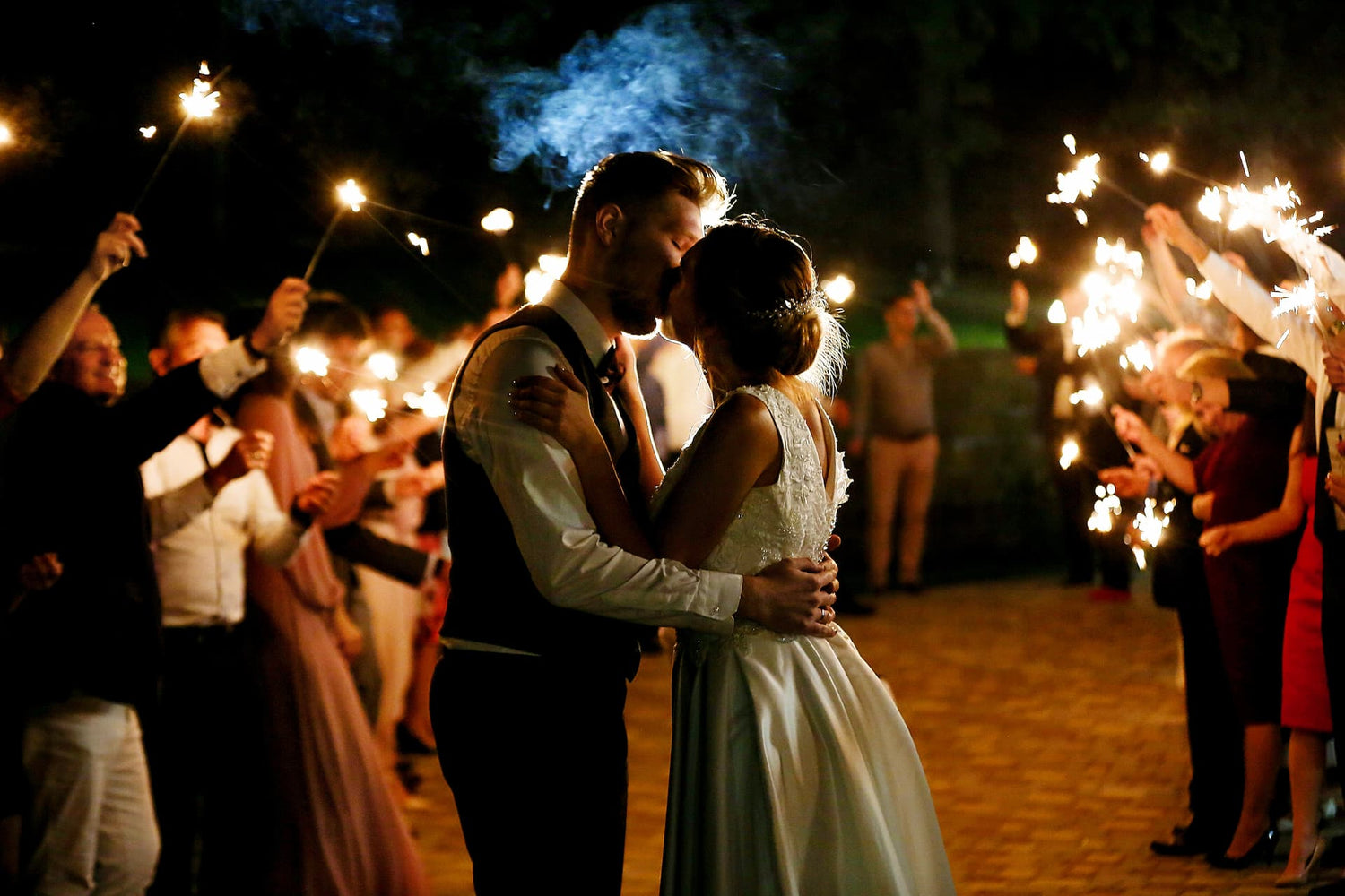 4 Creative Ways To Incorporate Sparklers Into Your Wedding Reception ...